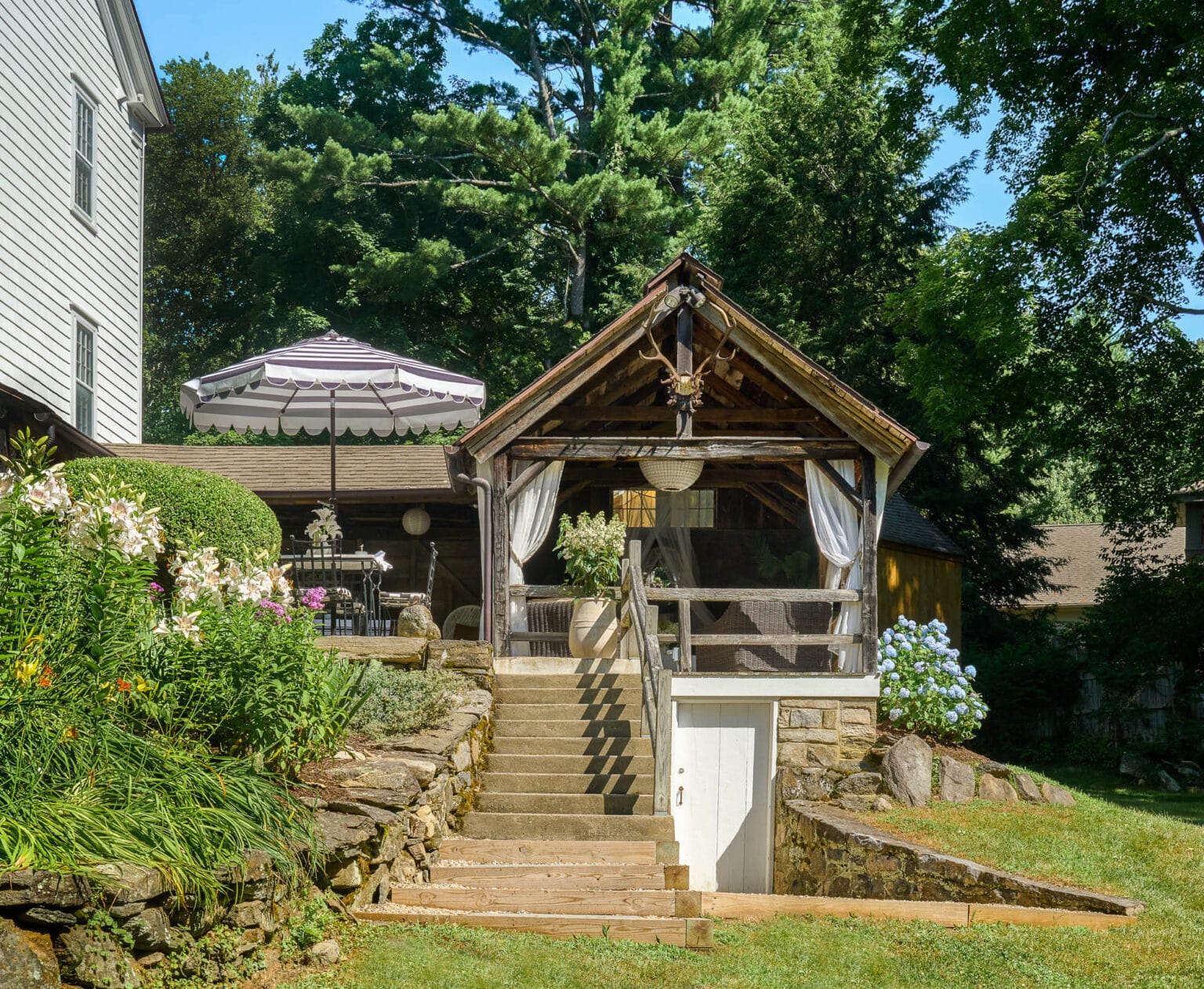 Tuscan Living | Weston, CT | Roughan Interiors